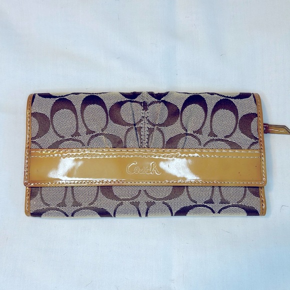 Coach | Bags | Coach Signature Canvas Wallet | Poshmark